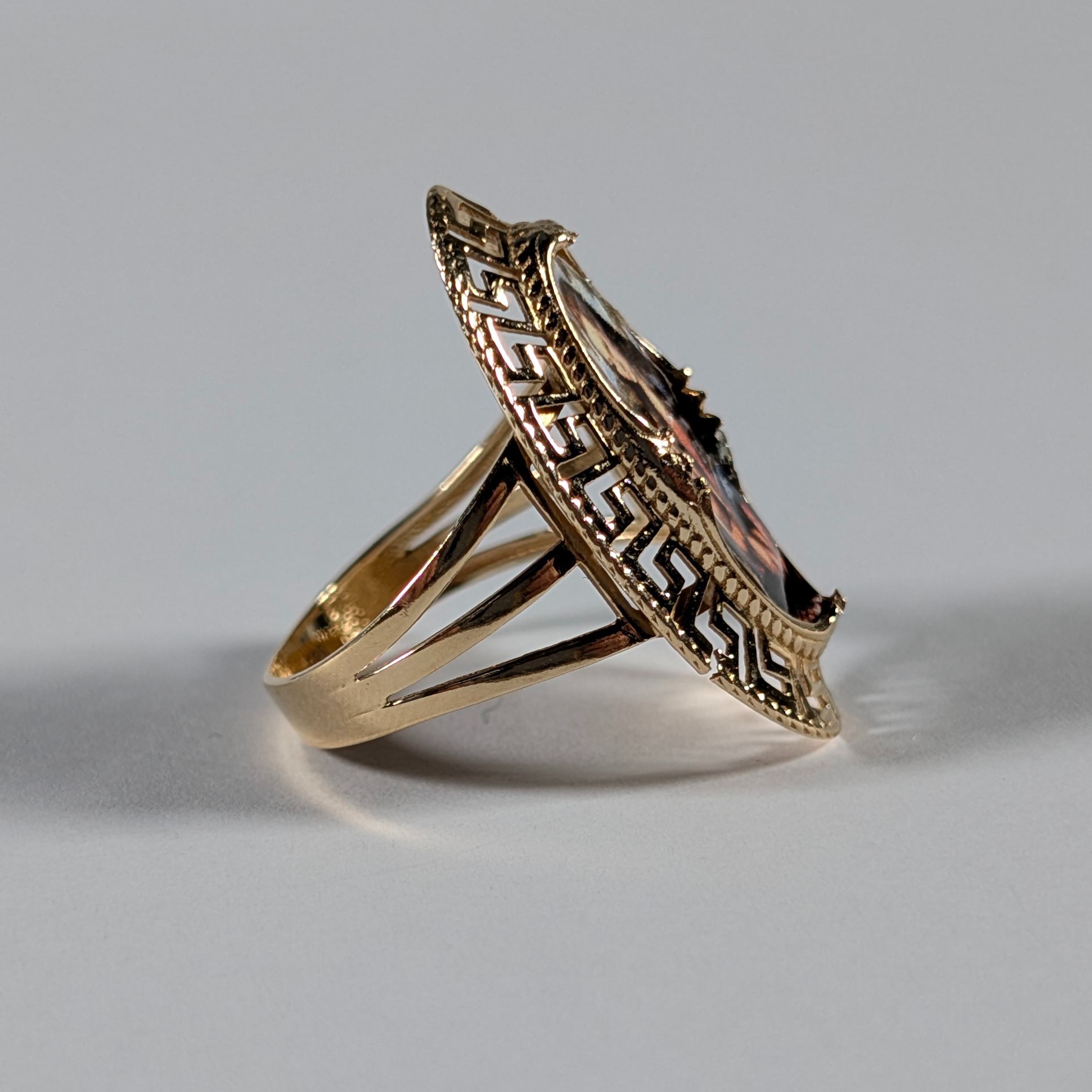 Pre-owned 14ct Gold Virgin Mary Key Pattern Oblong Shaped Ring Size Q ...